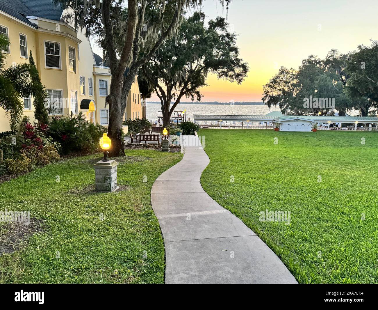 Serene lakeside path hi-res stock photography and images - Alamy