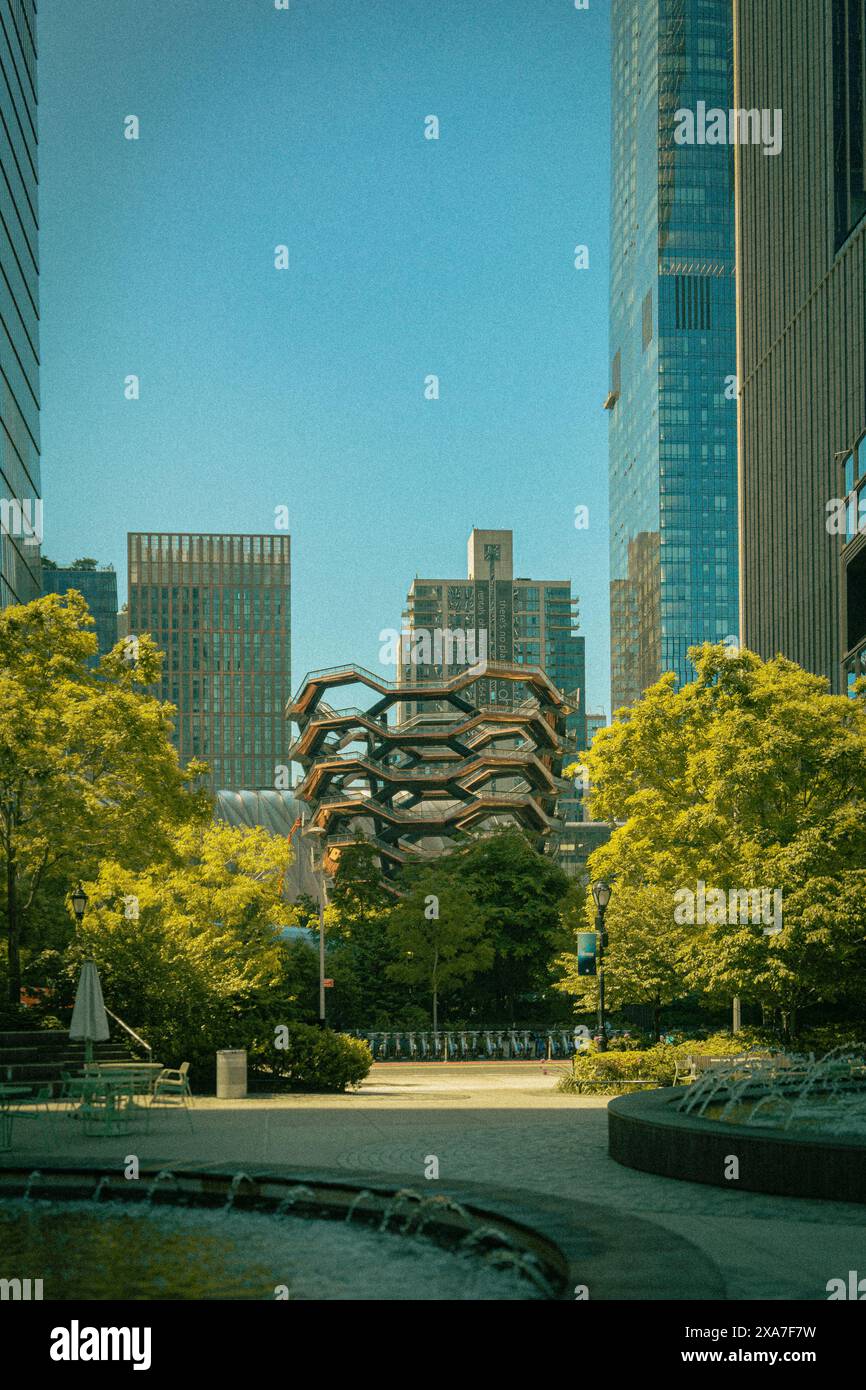 Peaceful urban waterway hi-res stock photography and images - Alamy