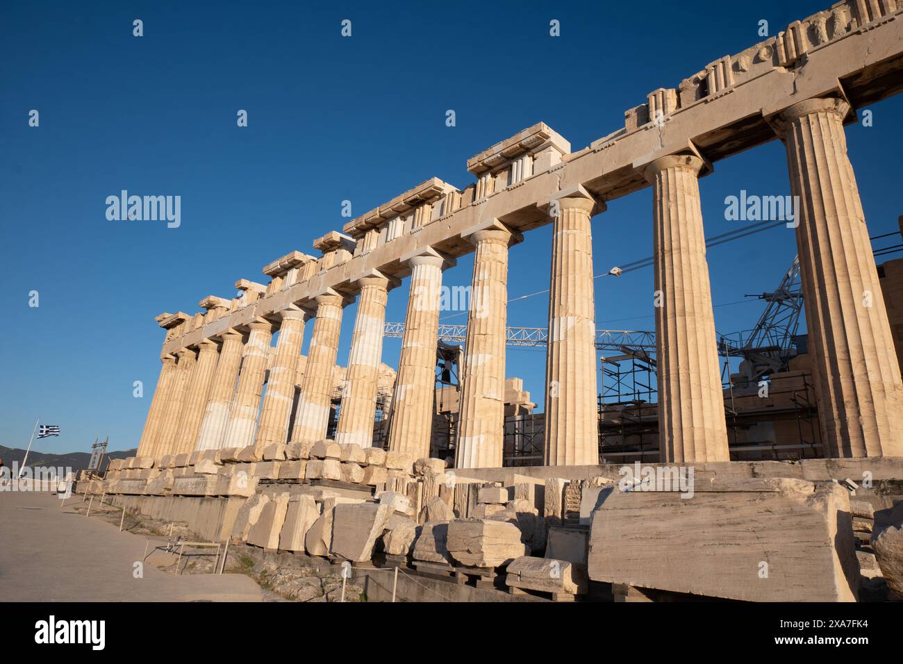 A historical structure with columns and statues Stock Photo - Alamy