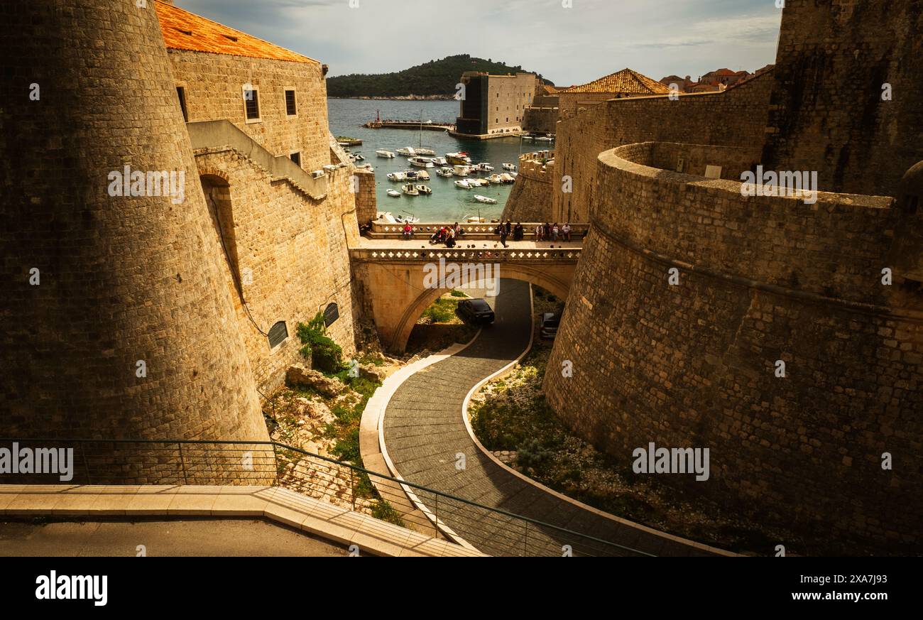 Wooden bridge entrance old medieval hi-res stock photography and images ...