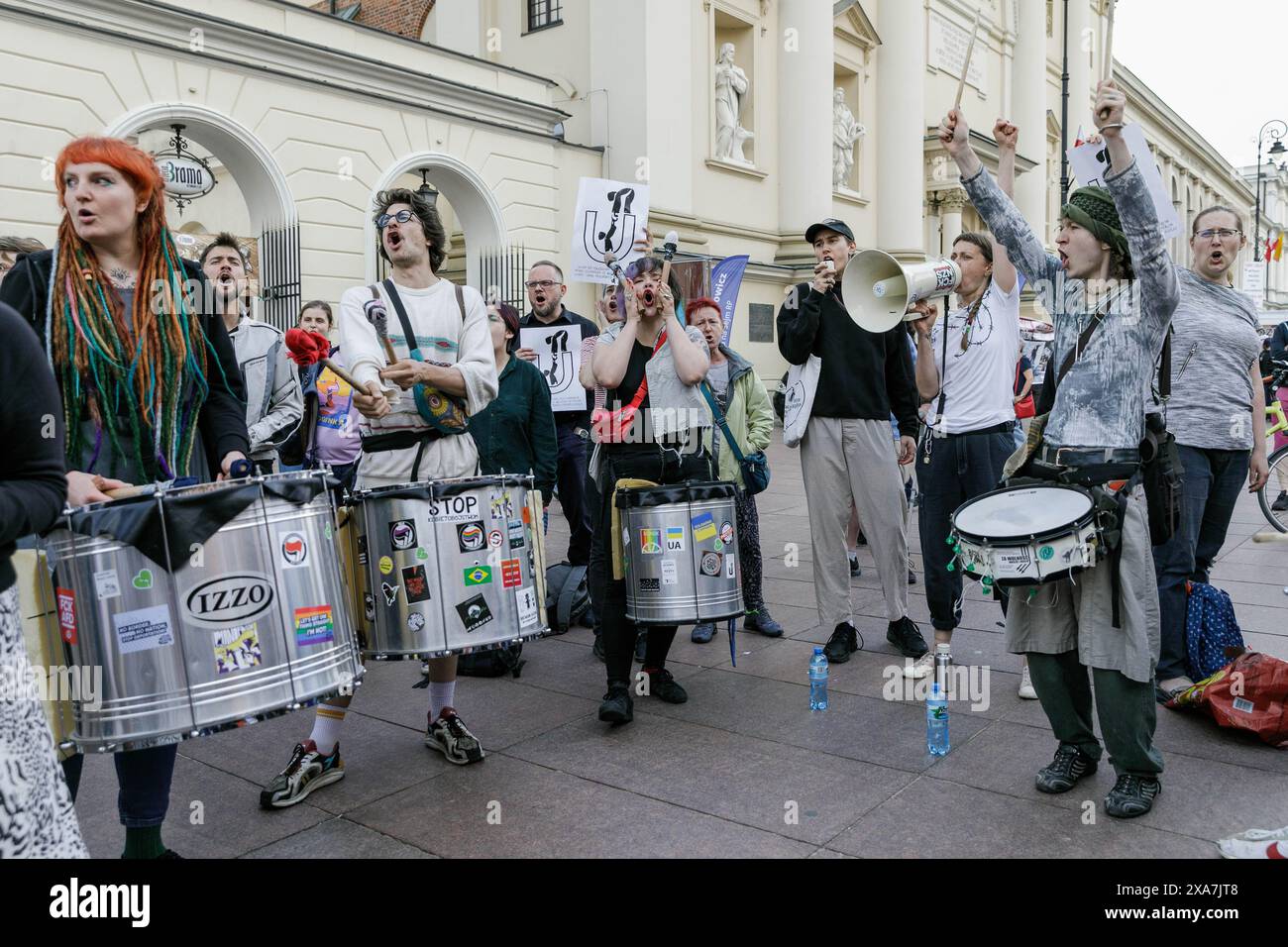 F note drums hi-res stock photography and images - Alamy
