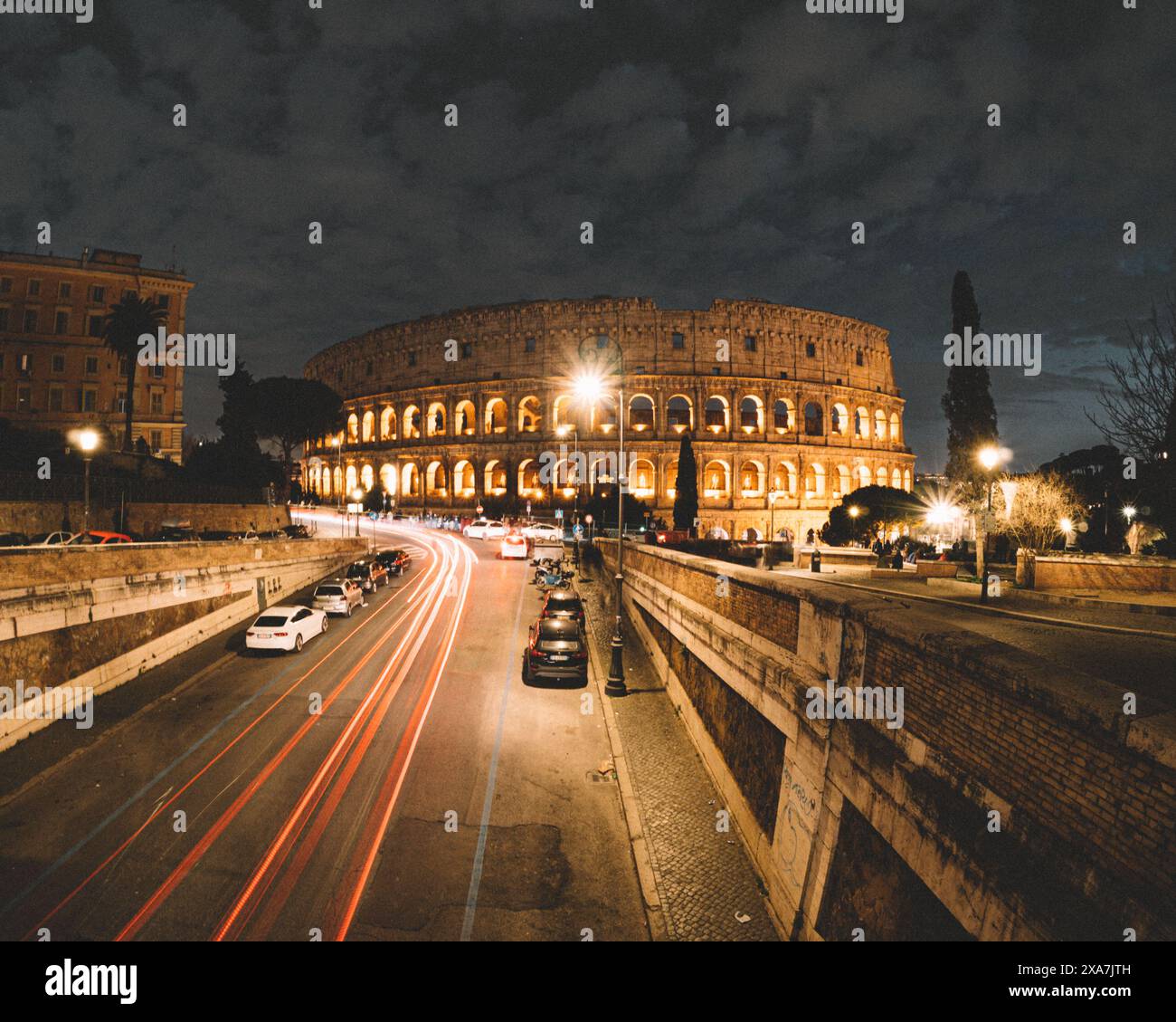 Tall buildings next to highway hi-res stock photography and images - Alamy