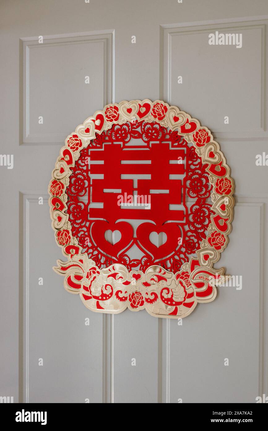 Circular arrangement of Chinese characters cut from paper Stock Photo ...