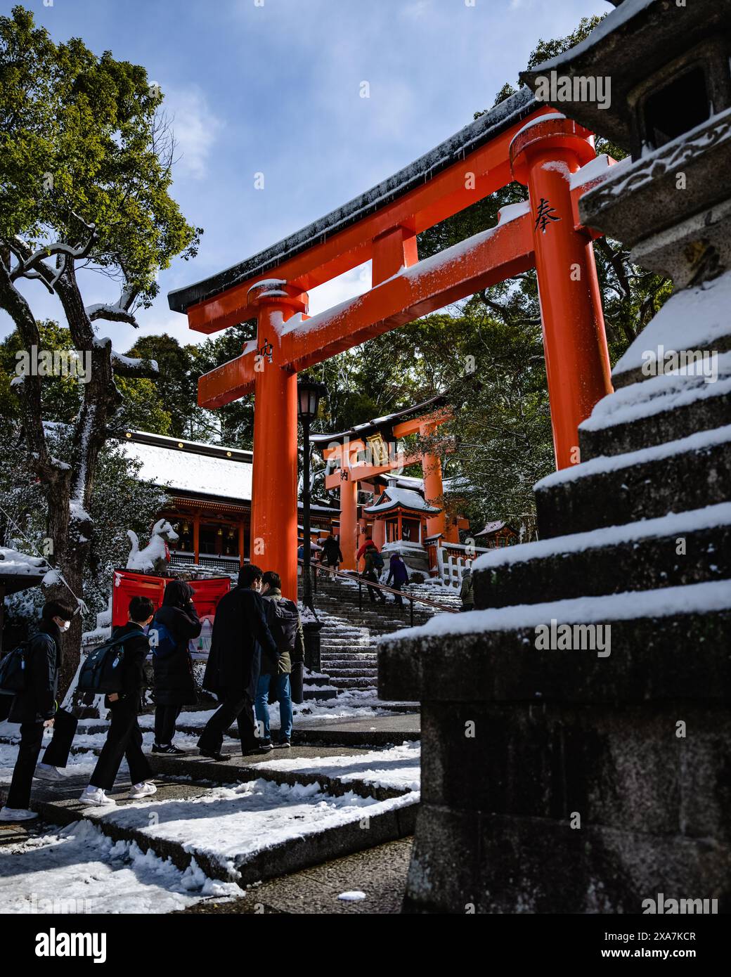 The Japanese worshipers and tourists at Ancient Japanese gateway and ...