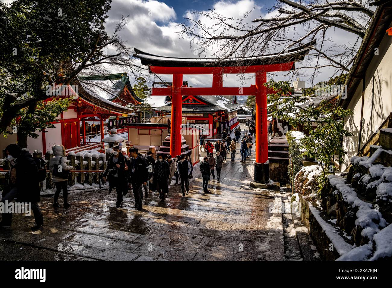 The Japanese worshipers and tourists at Ancient Japanese gateway and ...