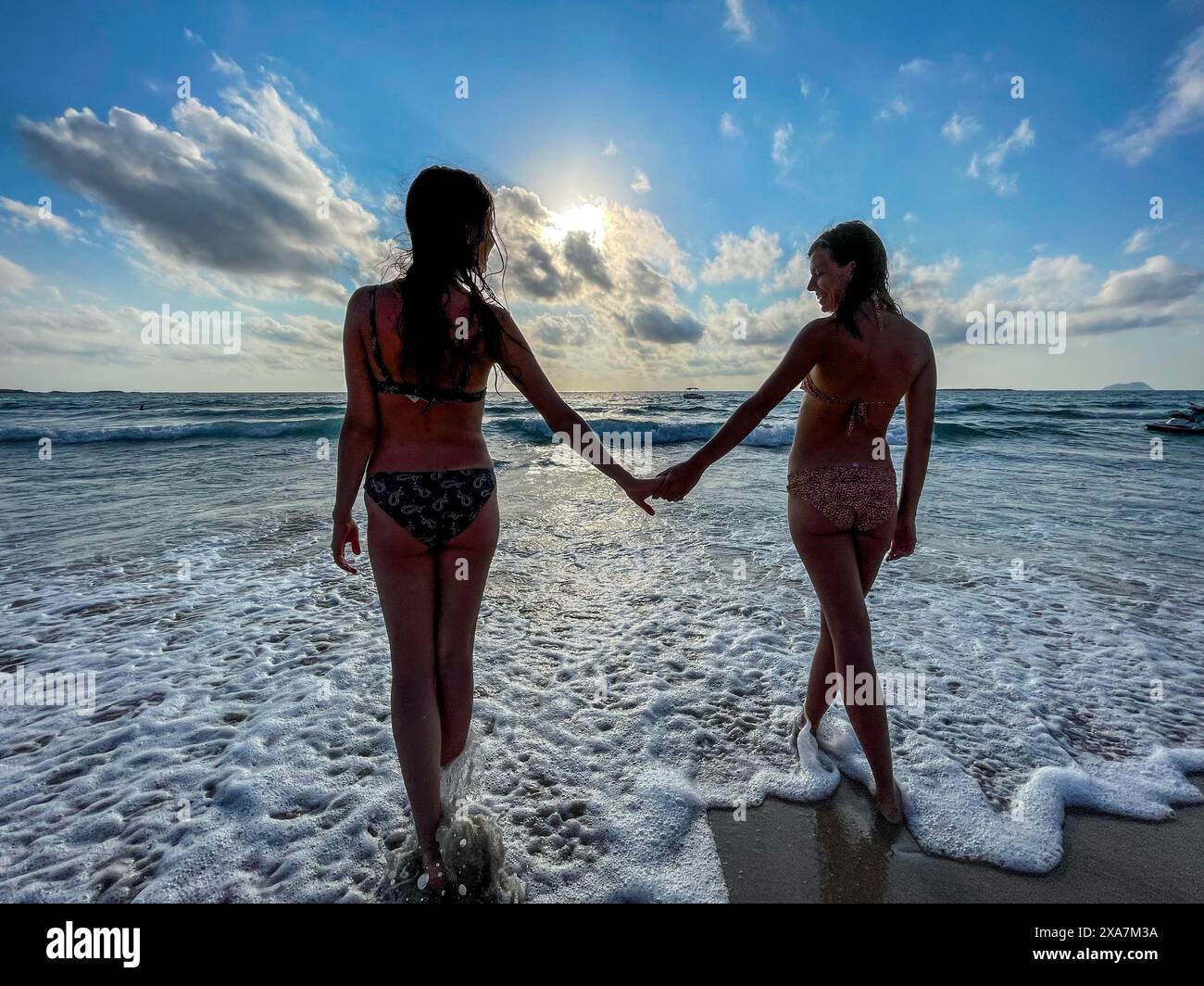 Shoreline bonding hi-res stock photography and images - Alamy