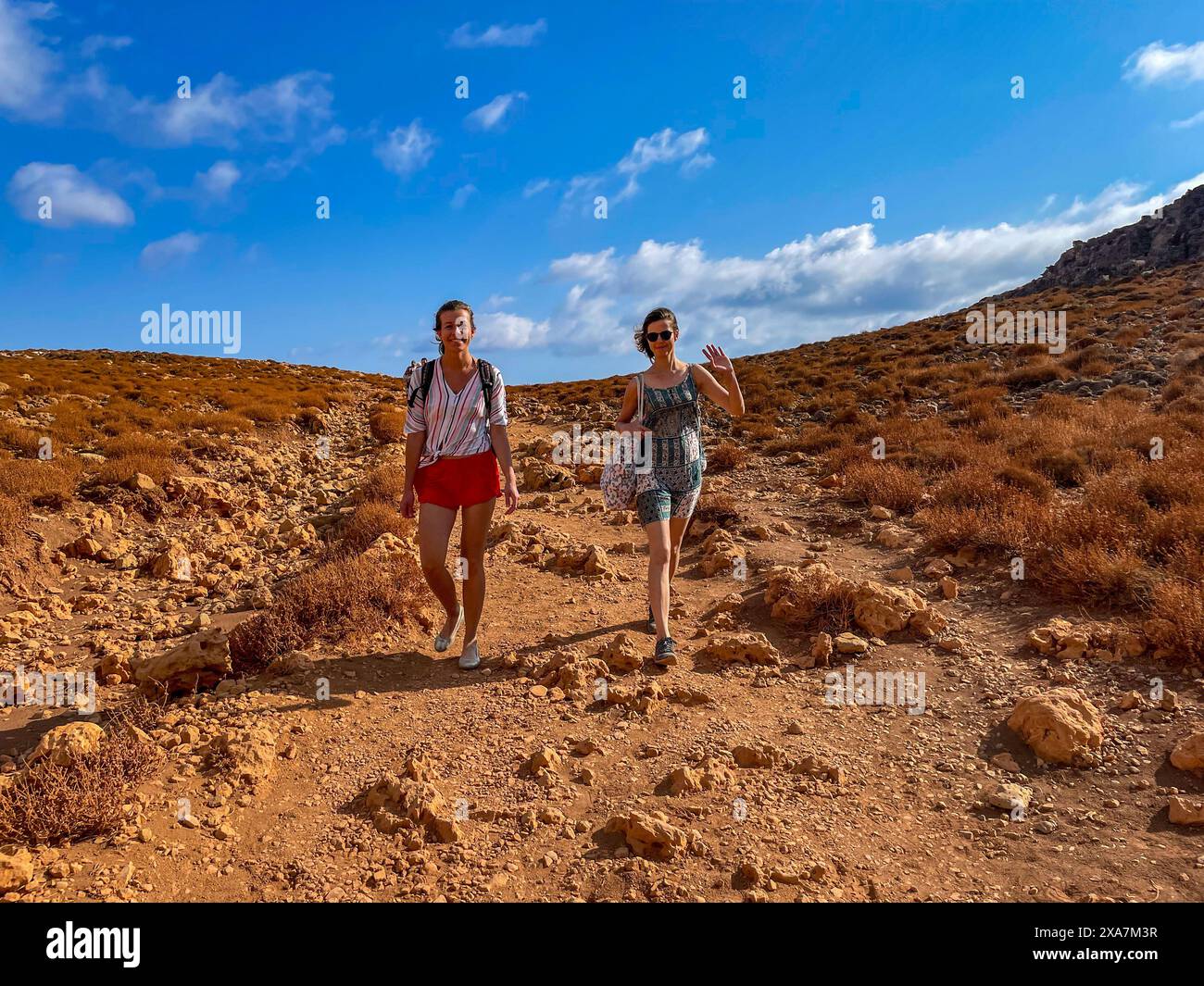 Women running in landscape hi-res stock photography and images - Alamy