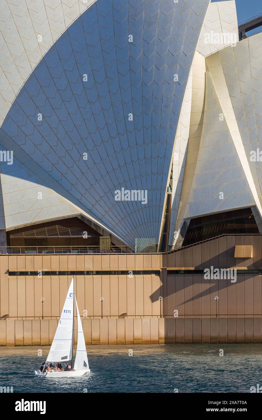 A sailing boat on Farm Cove in Sydney Harbour at Sydney Opera House in ...