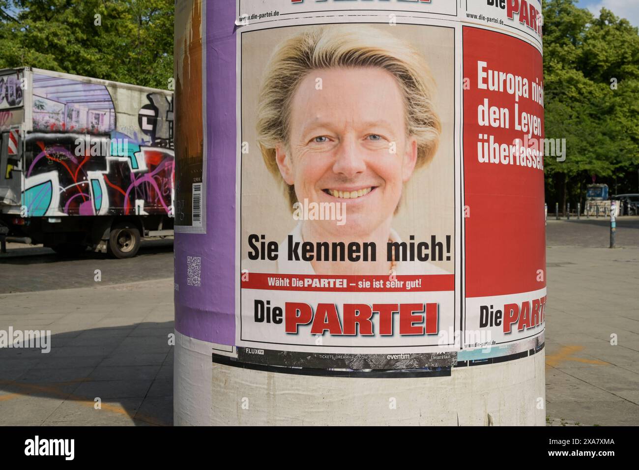 Martin Sonneborn auf einem Plakat, Morphing mit Ursula von der Leyen ...