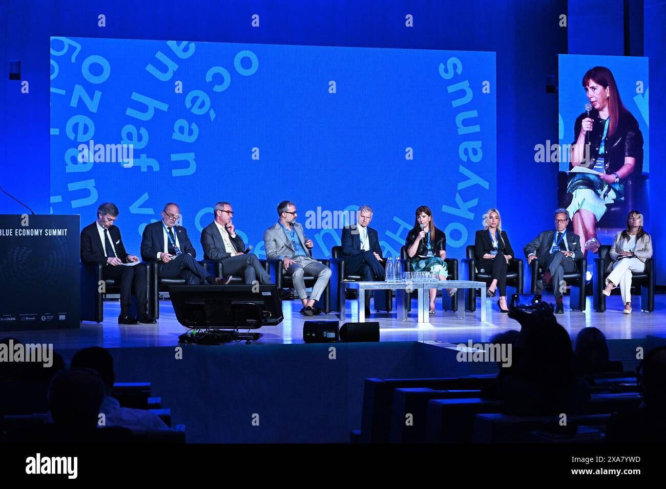 Csr programs hi-res stock photography and images - Alamy