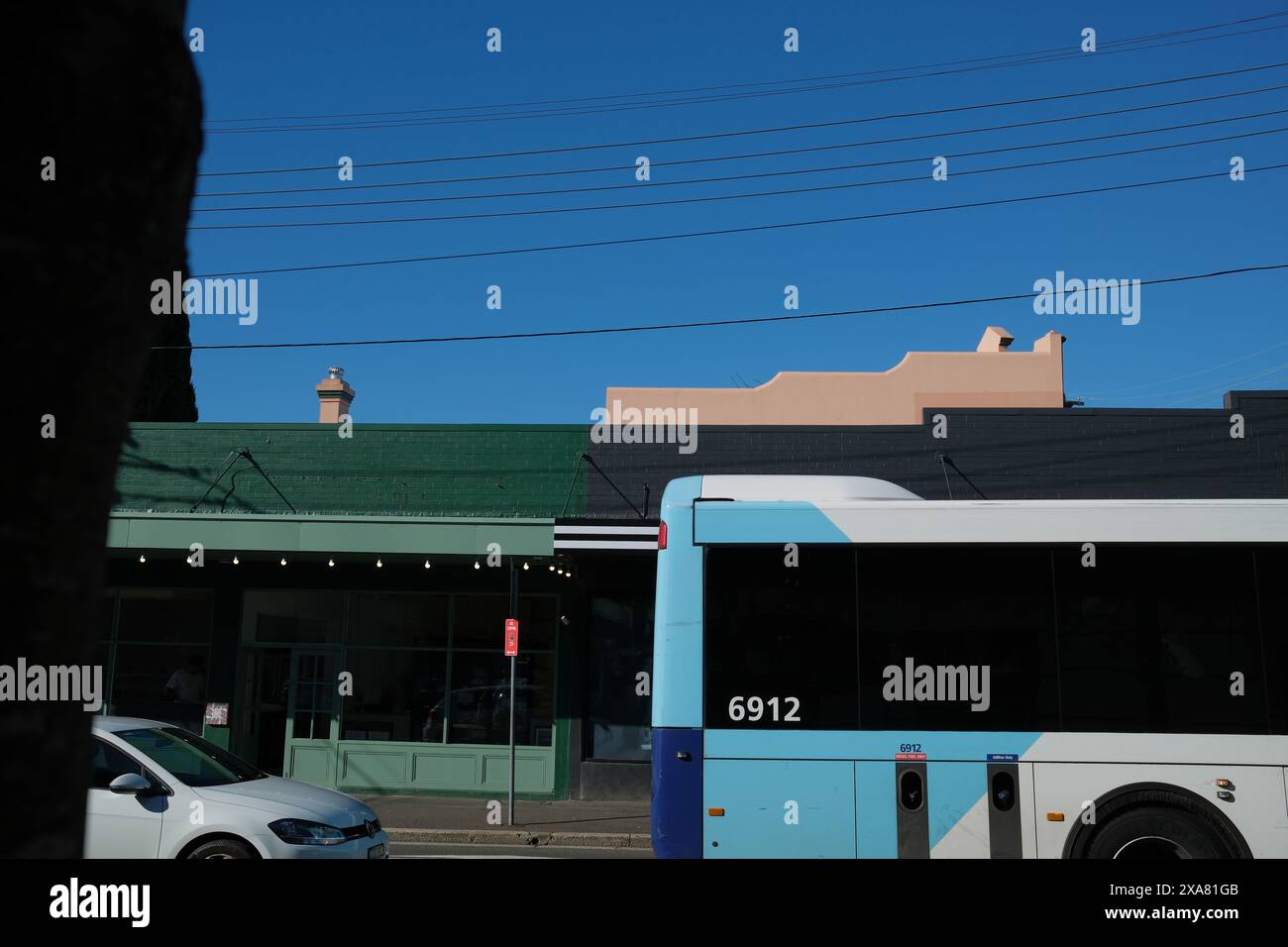 Blocked colours & urban forms on Missenden Rd at the corner of King ...