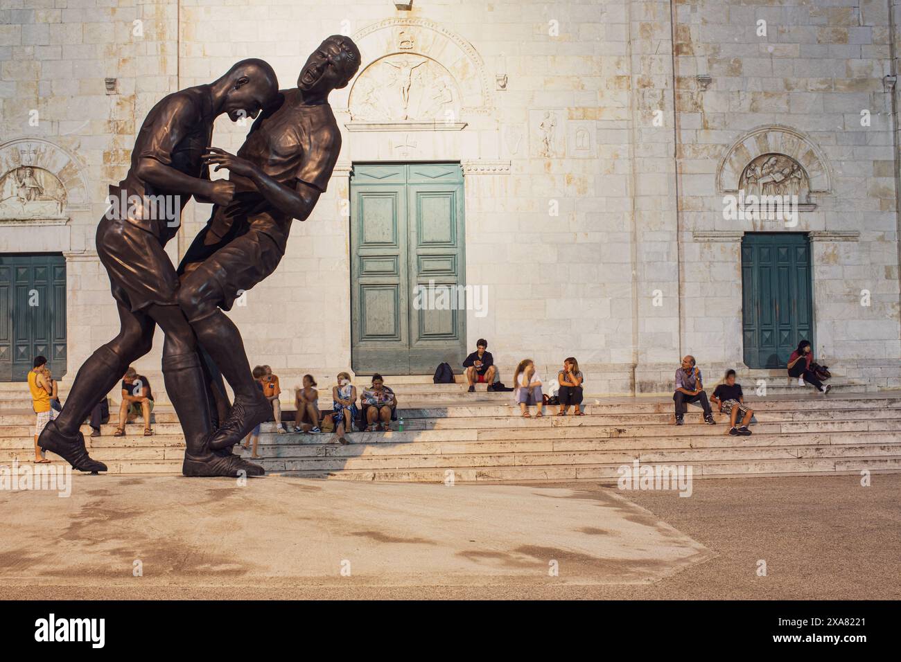 Zinedine Zidane sculpture, Pietrasanta, Italy Stock Photo - Alamy