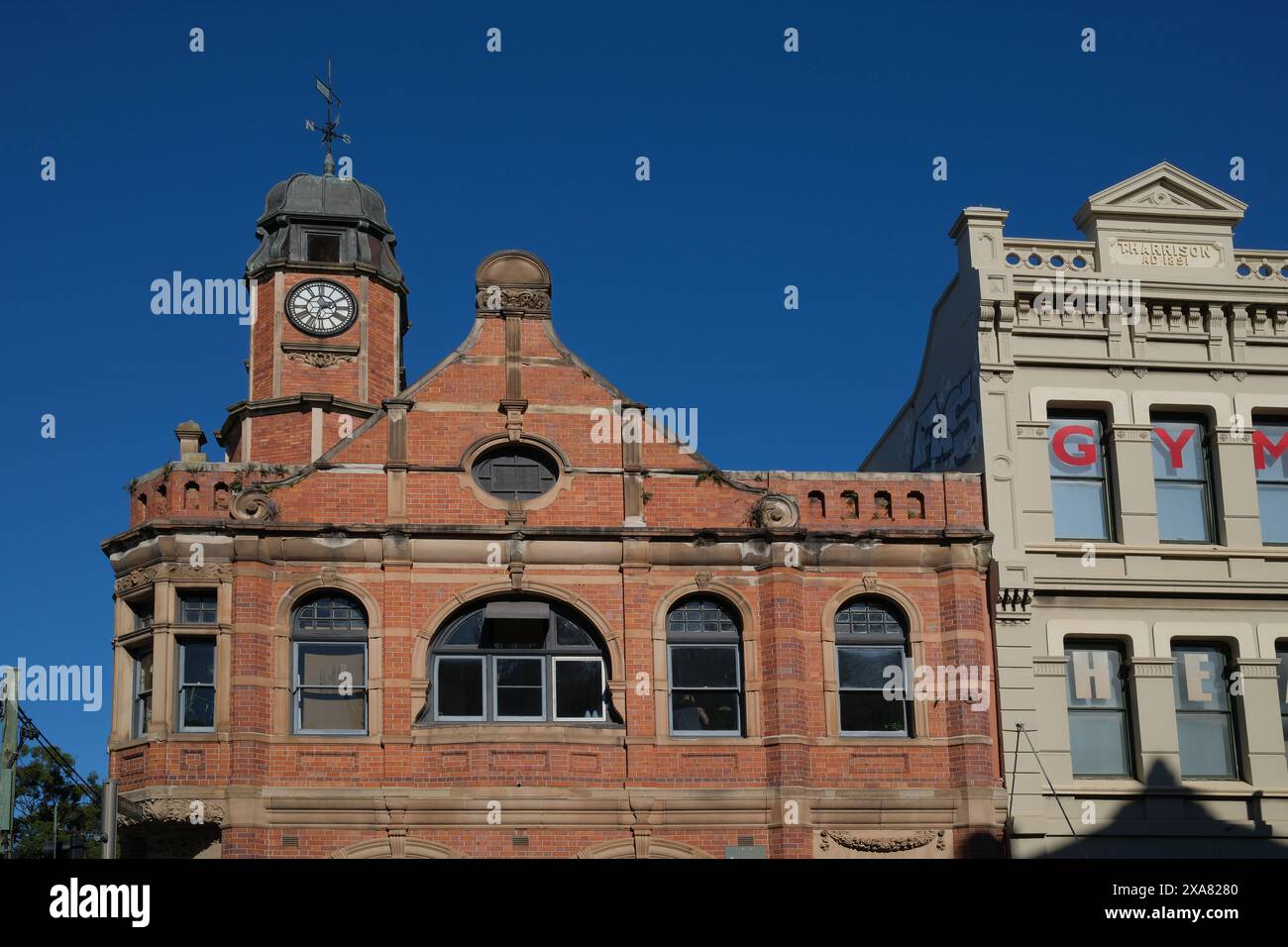 On King Street, Newtown, Sydney, The 1890s Queen Anne style Post Office ...