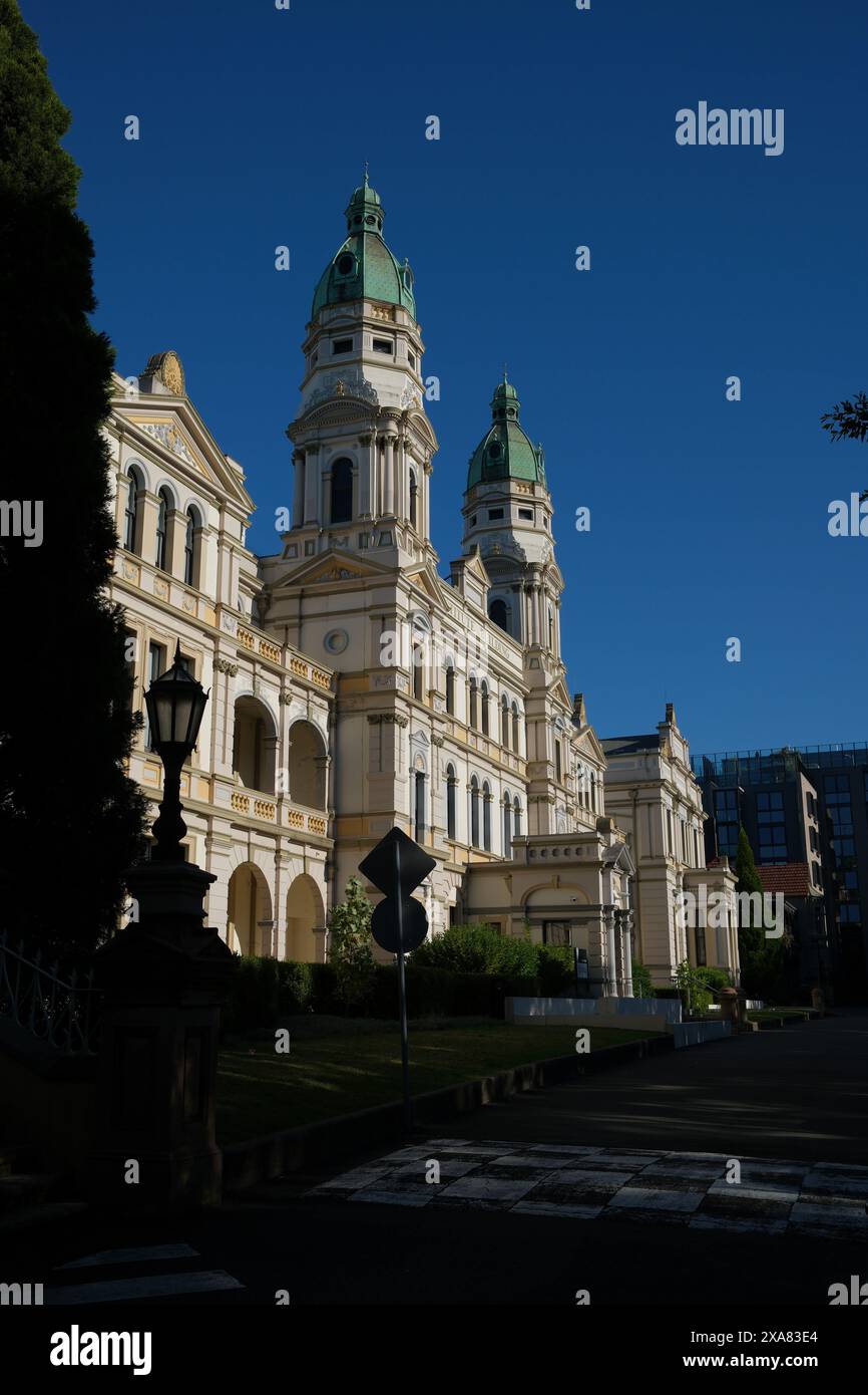 Sydney University Institute Building front façade from north looking ...