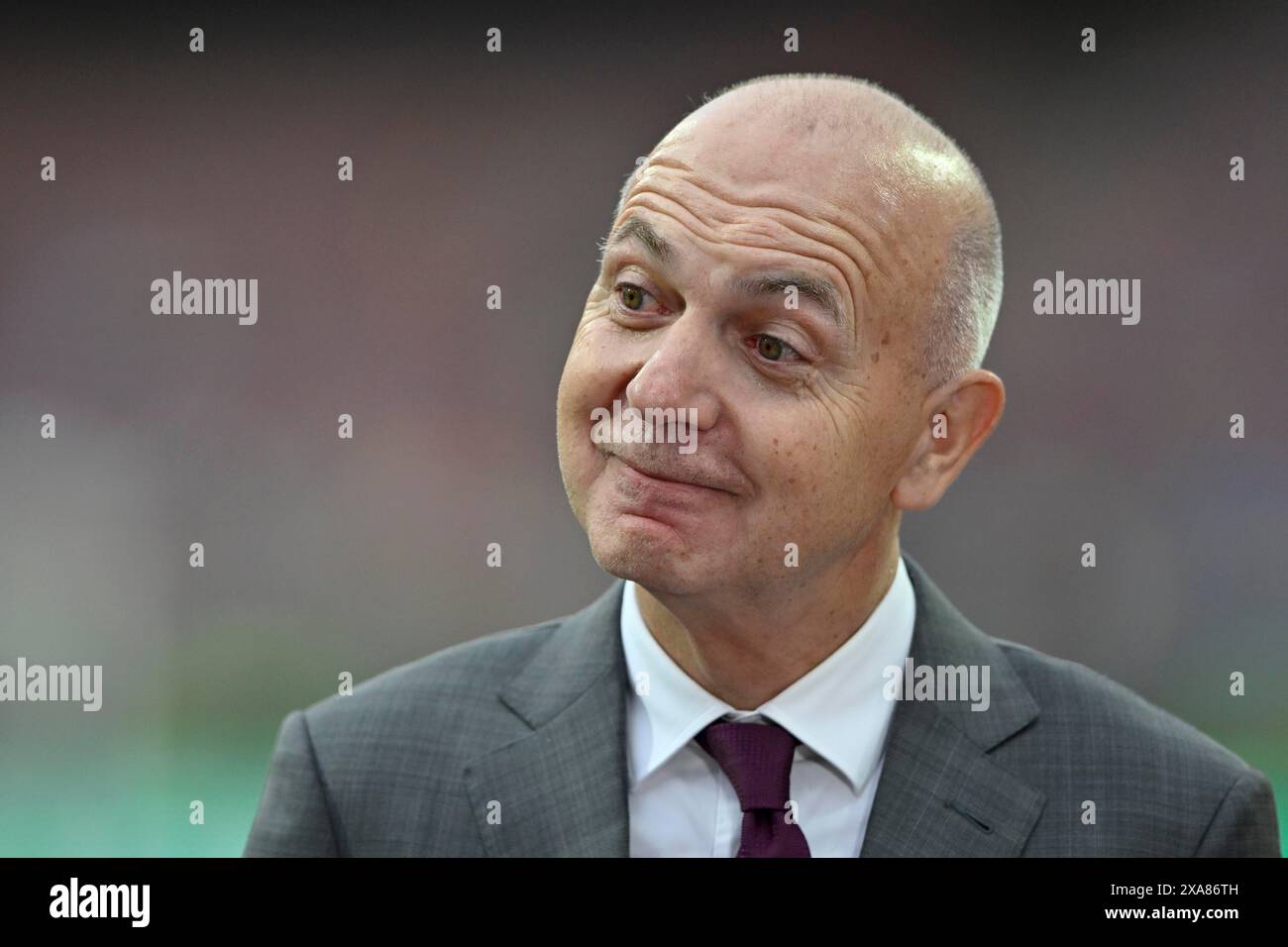 President Bernd Neuendorf GER Portrait, smiles, gesture, gestures, Max ...