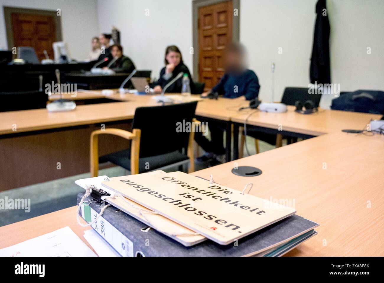 Child testify courtroom hi-res stock photography and images - Alamy
