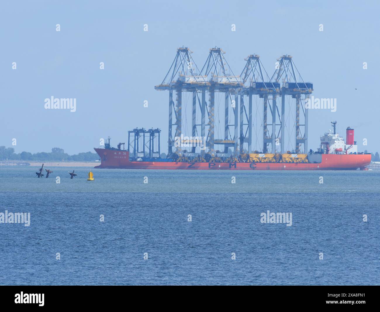 Shipwreck lift hi-res stock photography and images - Alamy