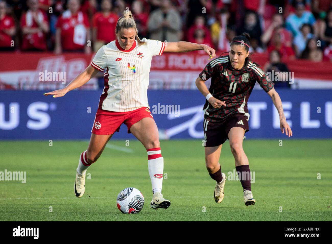 Toronto, Canada. 04th June, 2024. Shelina Zadorsky #4 (L) of Canada and ...