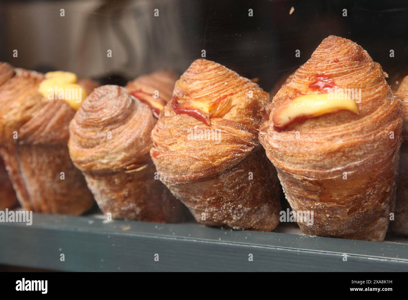 Custard cruffin hi-res stock photography and images - Alamy