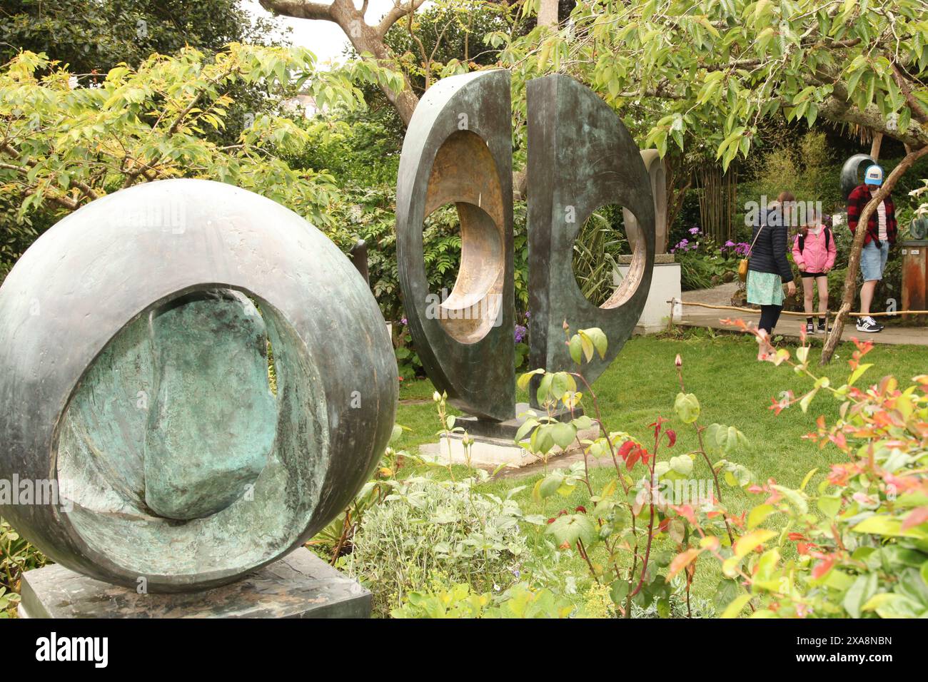 Barbara Hepworth Sculpture Garden 'Sphere with Inner Form' 1963 and ...
