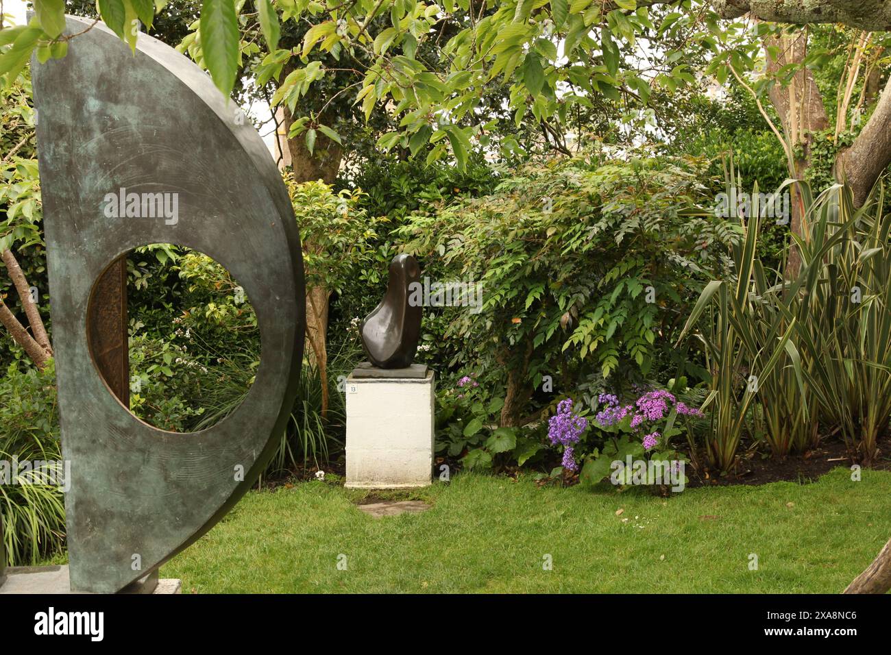 Barbara Hepworth Sculpture Garden, Coré 1960 cast bronze, St. Ives ...