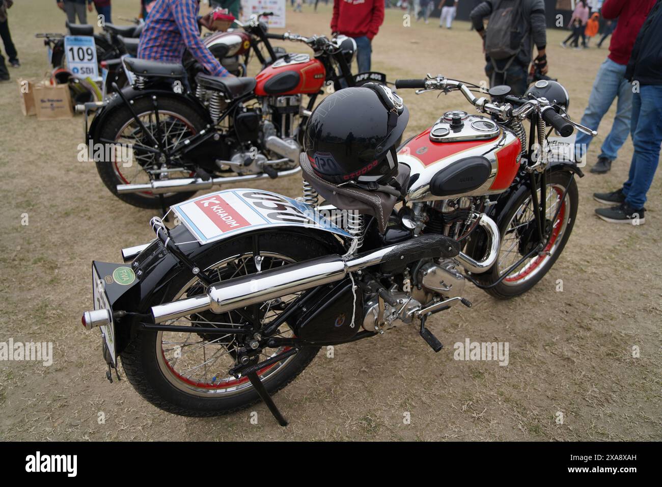 Ariel motorcycle 350 hi-res stock photography and images - Alamy