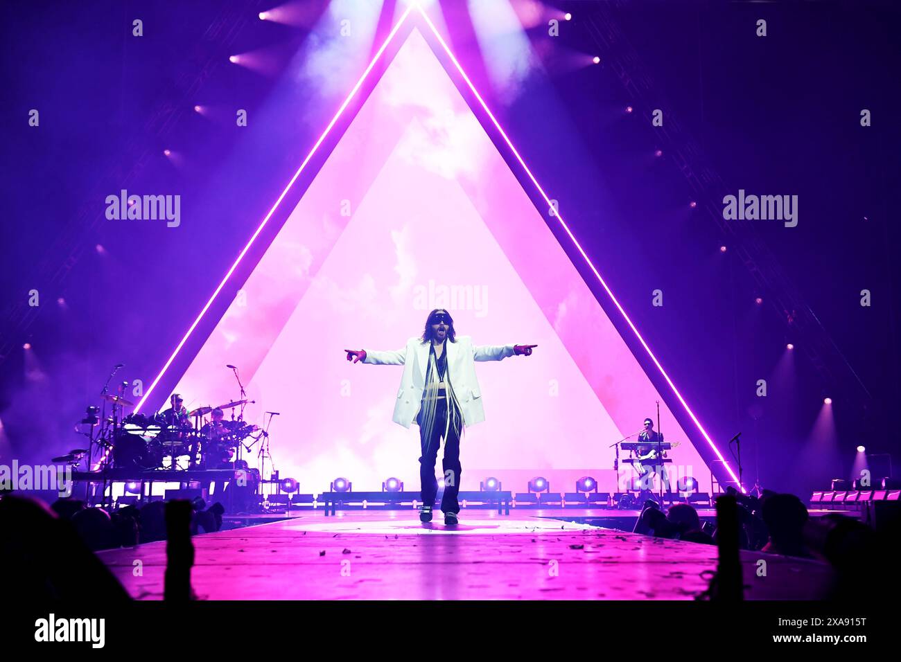 LONDON, ENGLAND - JUNE 04: Shannon Leto and Jared Leto of ’Thirty ...