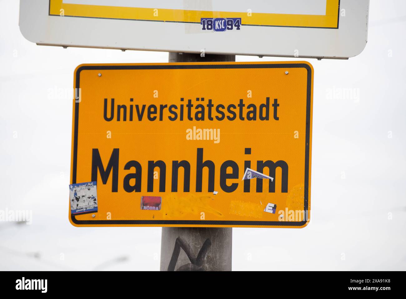 Ortstafel Ortseingangsschild von Mannheim, Baden-Württemberg *** Place ...