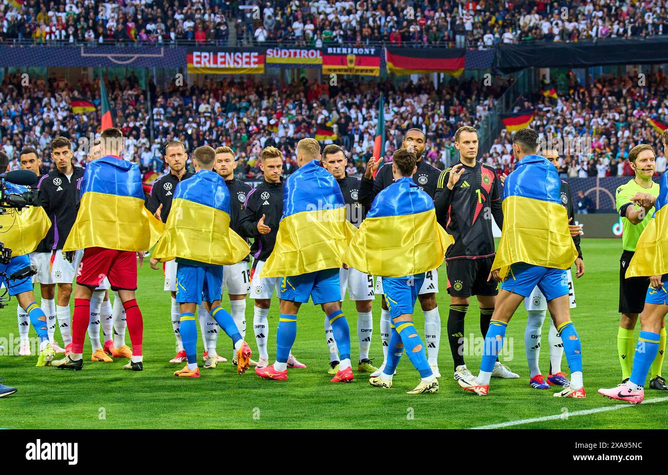 Teamfoto: Oleksandr Svatok, UKR 3 Taras STEPANENKO, UKR 6 Ilya Zabarnyi, UKR 13 Anatoliy Trubin ...