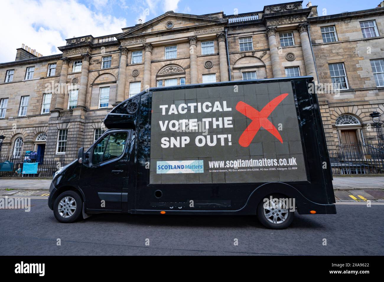 Edinburgh, Scotland, UK. 5th June 2024. An Advan displaying anti-SNP ...