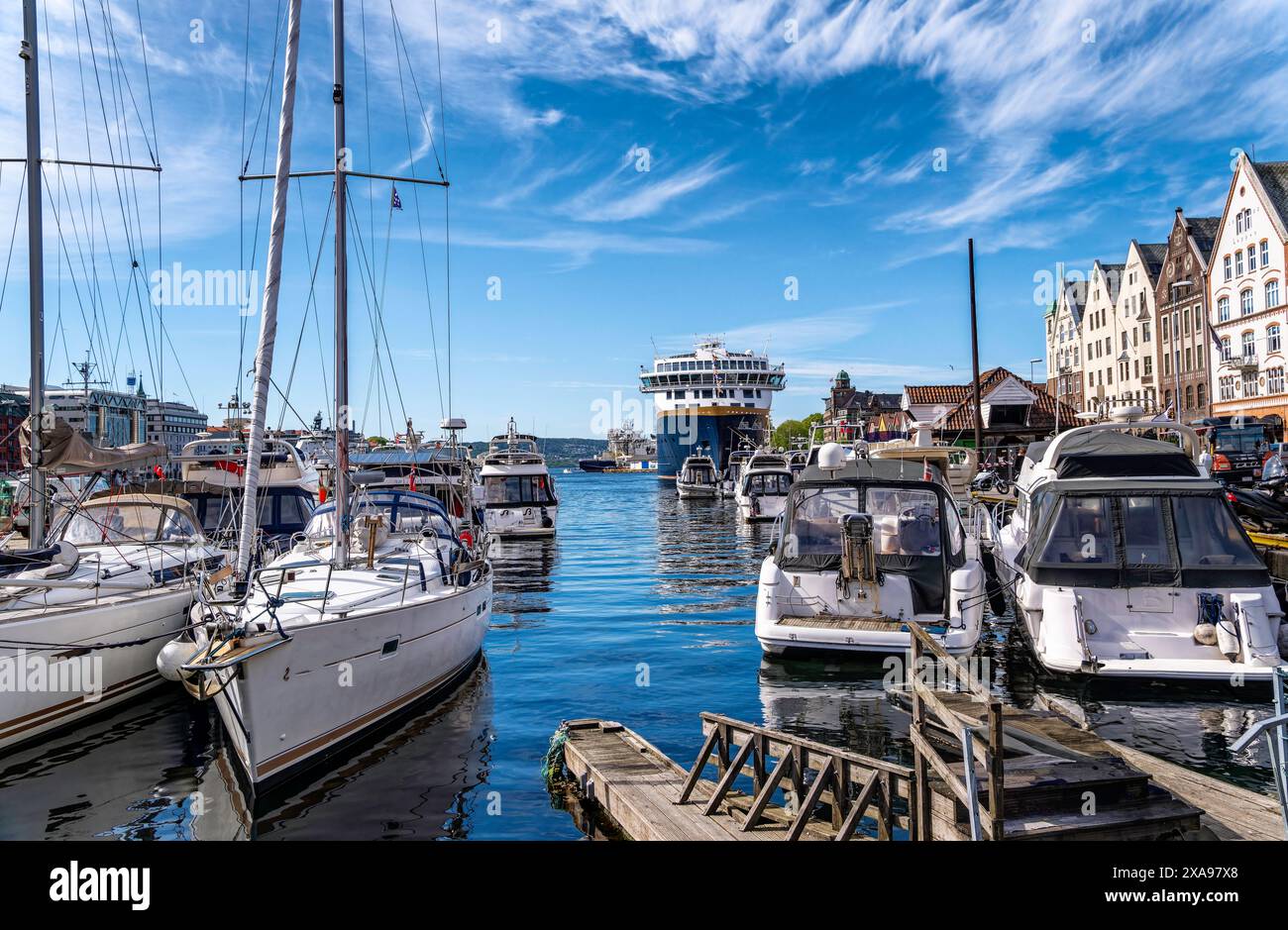 Bergen harbor front historical, Norway Stock Photo - Alamy