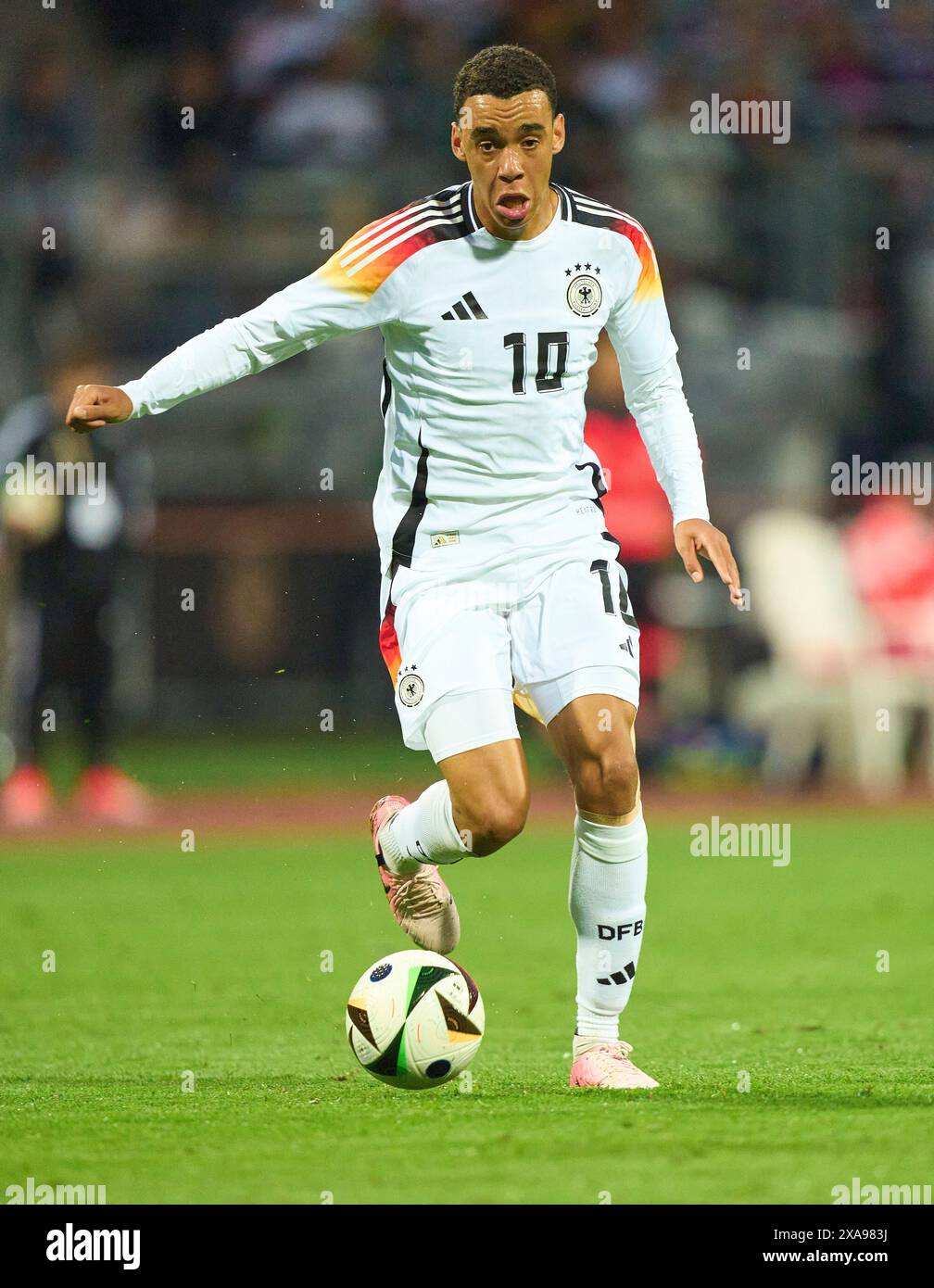 Jamal musiala body hi-res stock photography and images - Alamy