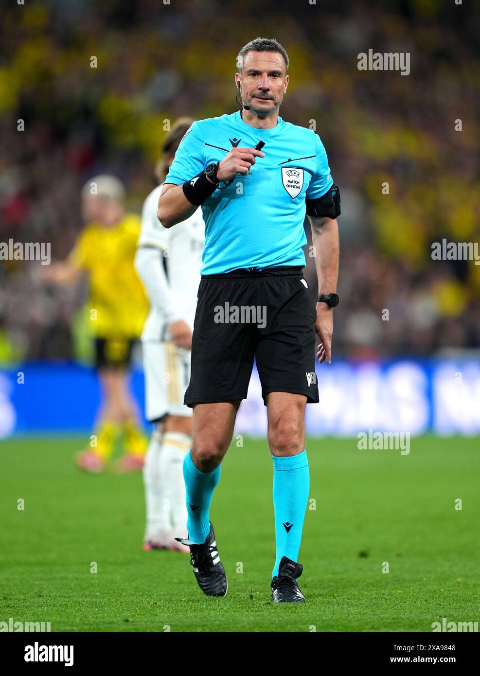 Referee Slavko Vincic during the UEFA Champions League final at Wembley ...