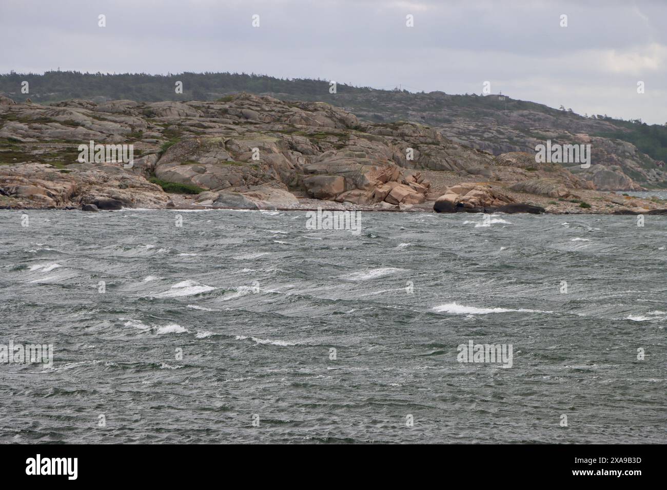 Rough se waves hi-res stock photography and images - Alamy