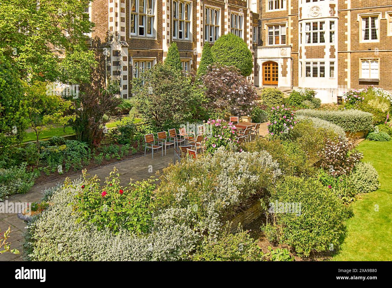 Middle Temple Inns of Court London Middle Temple the gardens with table ...