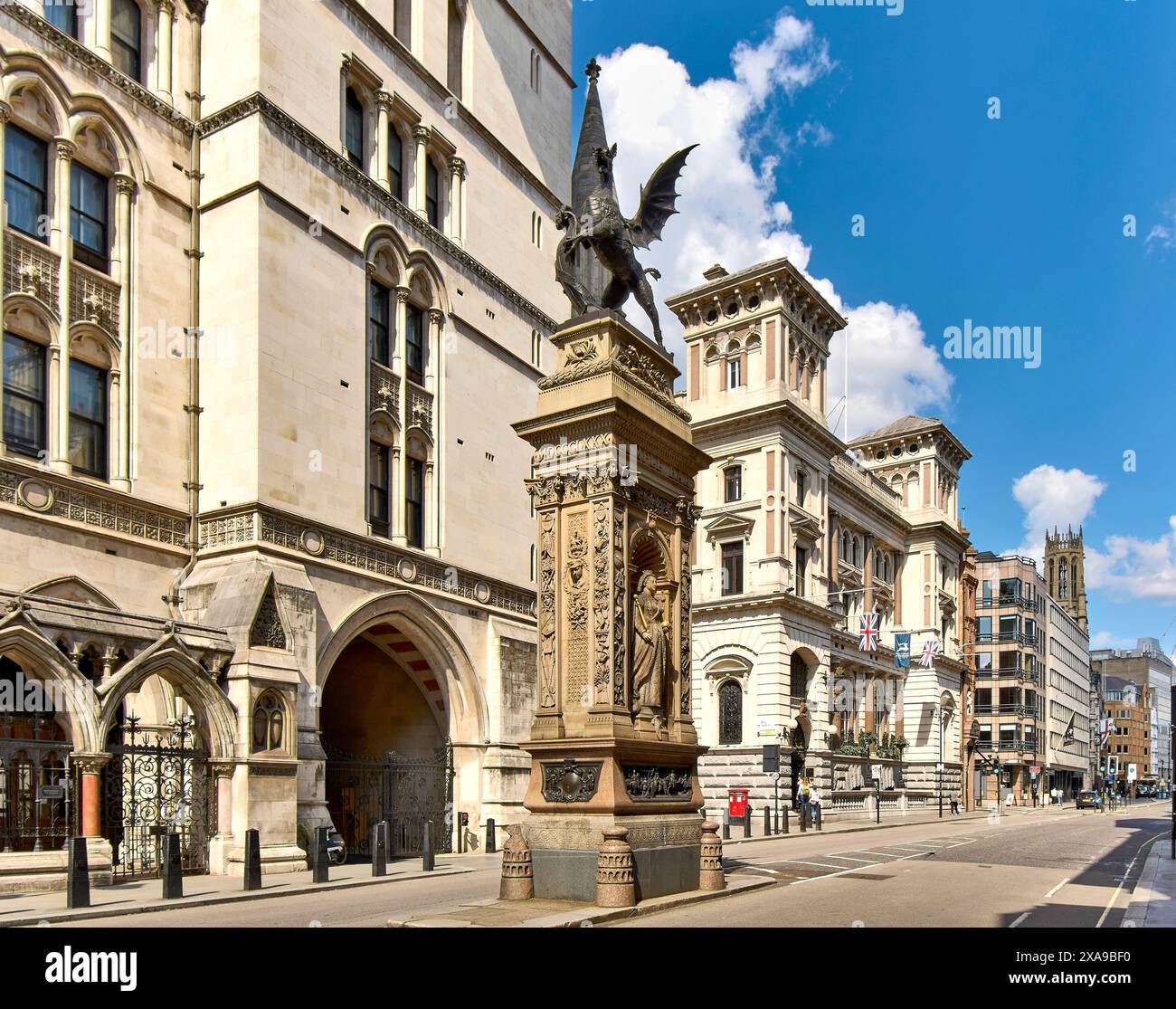 Temple Bar Memorial ceremonial entrance to the City of London and the ...