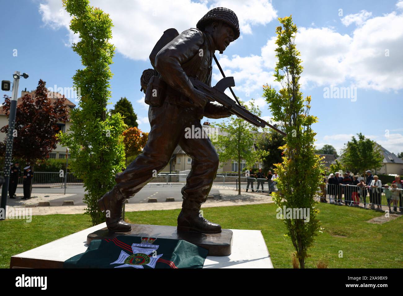 The statue of a Second World War Canadian Royal Regina Rifleman that ...