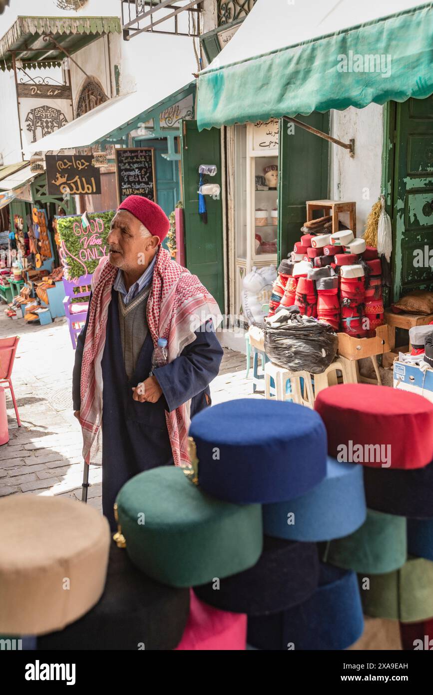 Tunis, Tunisia. 7th May, 2024. An elderly Tunisian man wears the ...