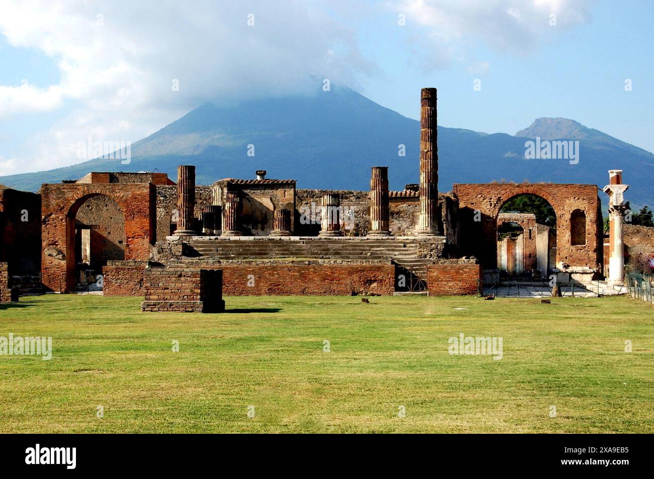 Italy, near Naples the city of Pompéi was destroyed by the eruption of ...