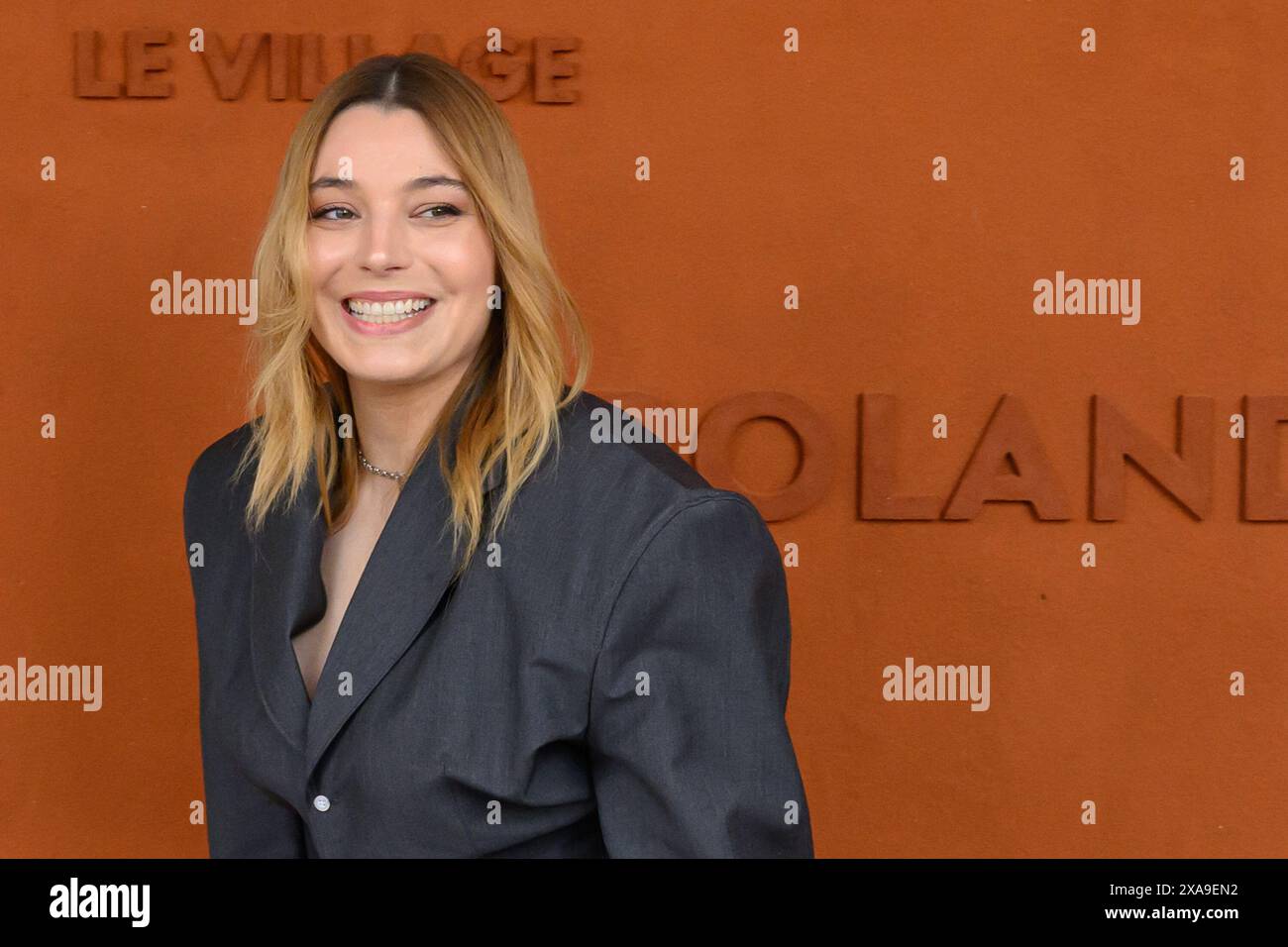 Paris, France. 05th June, 2024. French singer Samanta Cotta, known as ...