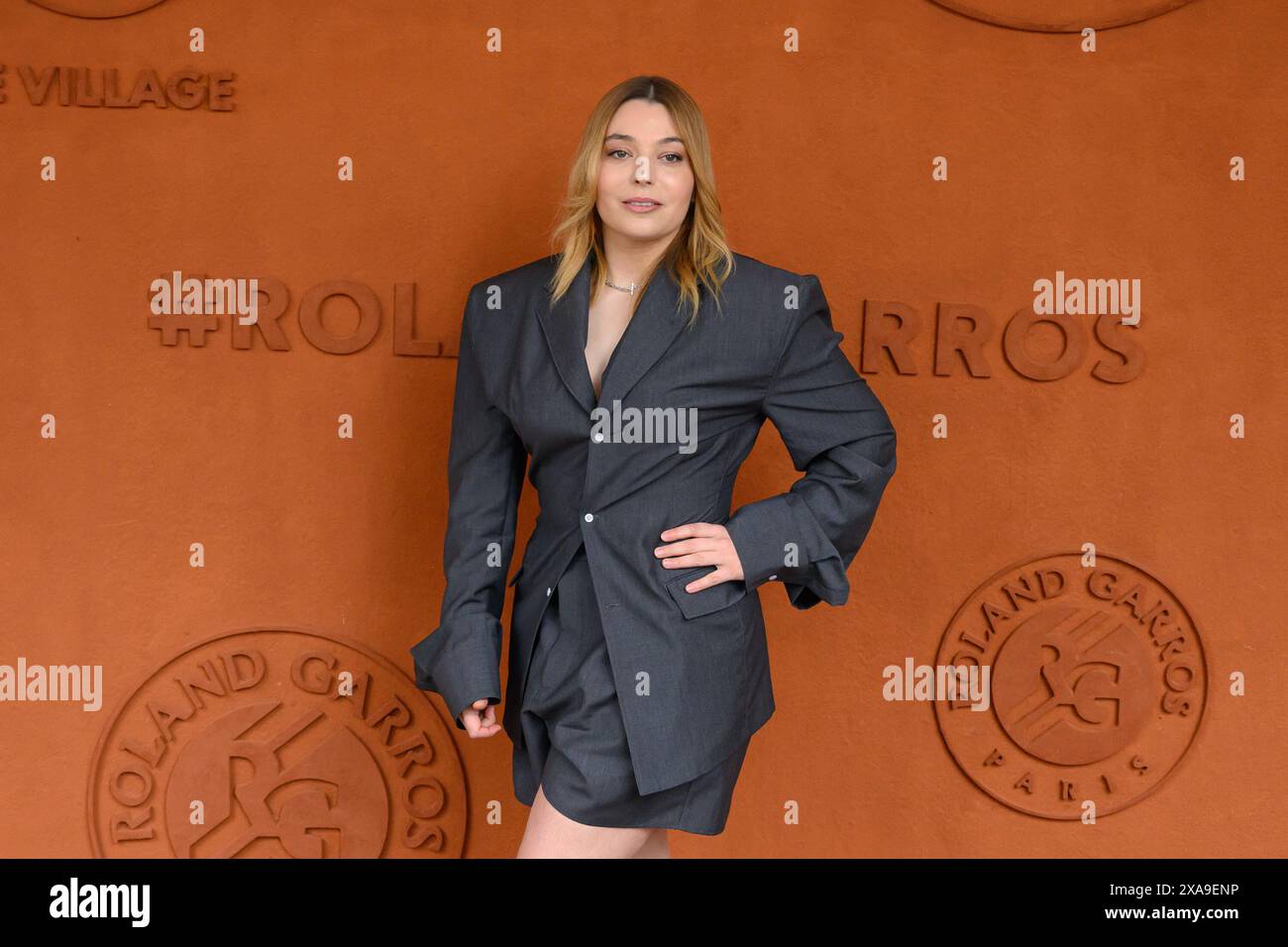 Paris, France. 05th June, 2024. French singer Samanta Cotta, known as ...