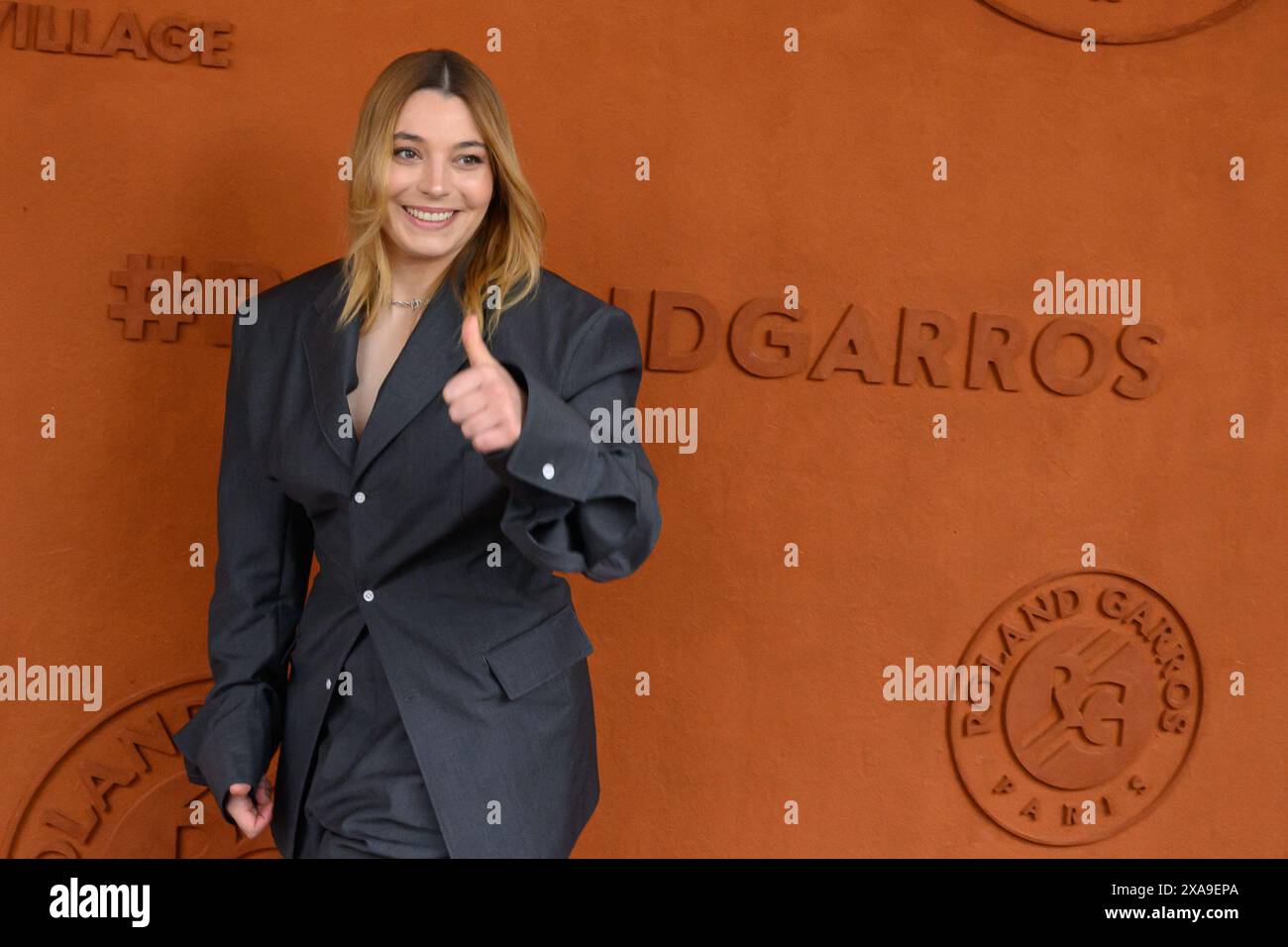 Paris, France. 05th June, 2024. French singer Samanta Cotta, known as ...