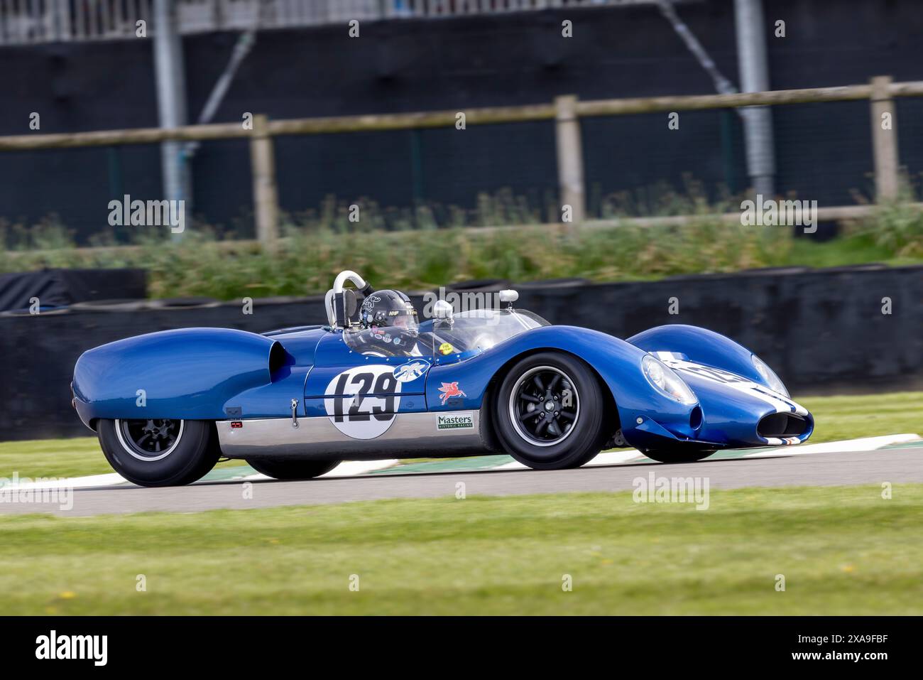James Bellinger in the 1963 Cooper-Ford T61 "Monaco" during the Surtees ...