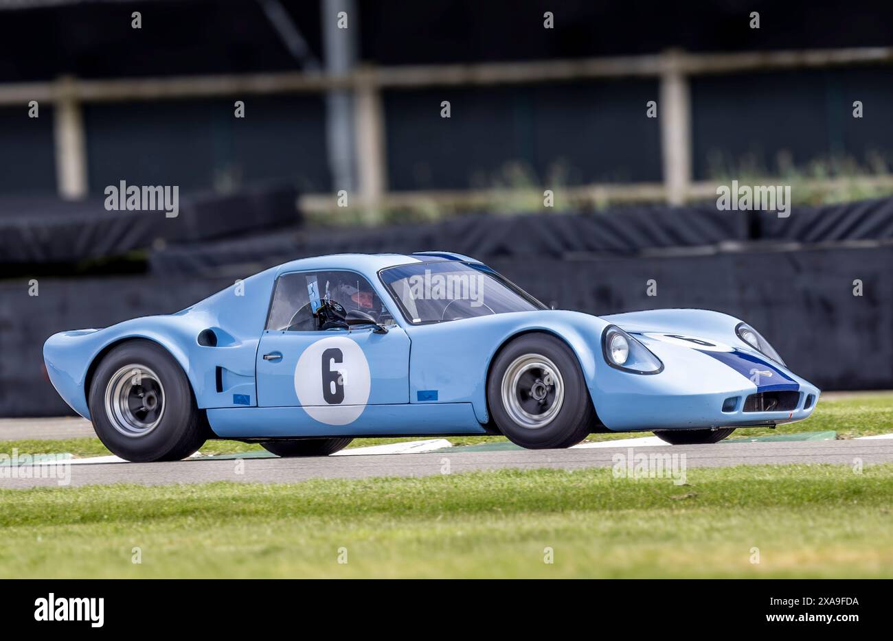 Nick Thompson in the 1967 Chevron-BMW B6 during the Surtees Trophy race ...