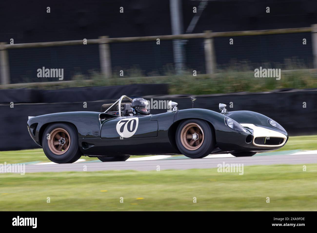 Steve Seaman in the 1966 Lola-Chevrolet T70 Spyder during the Surtees ...