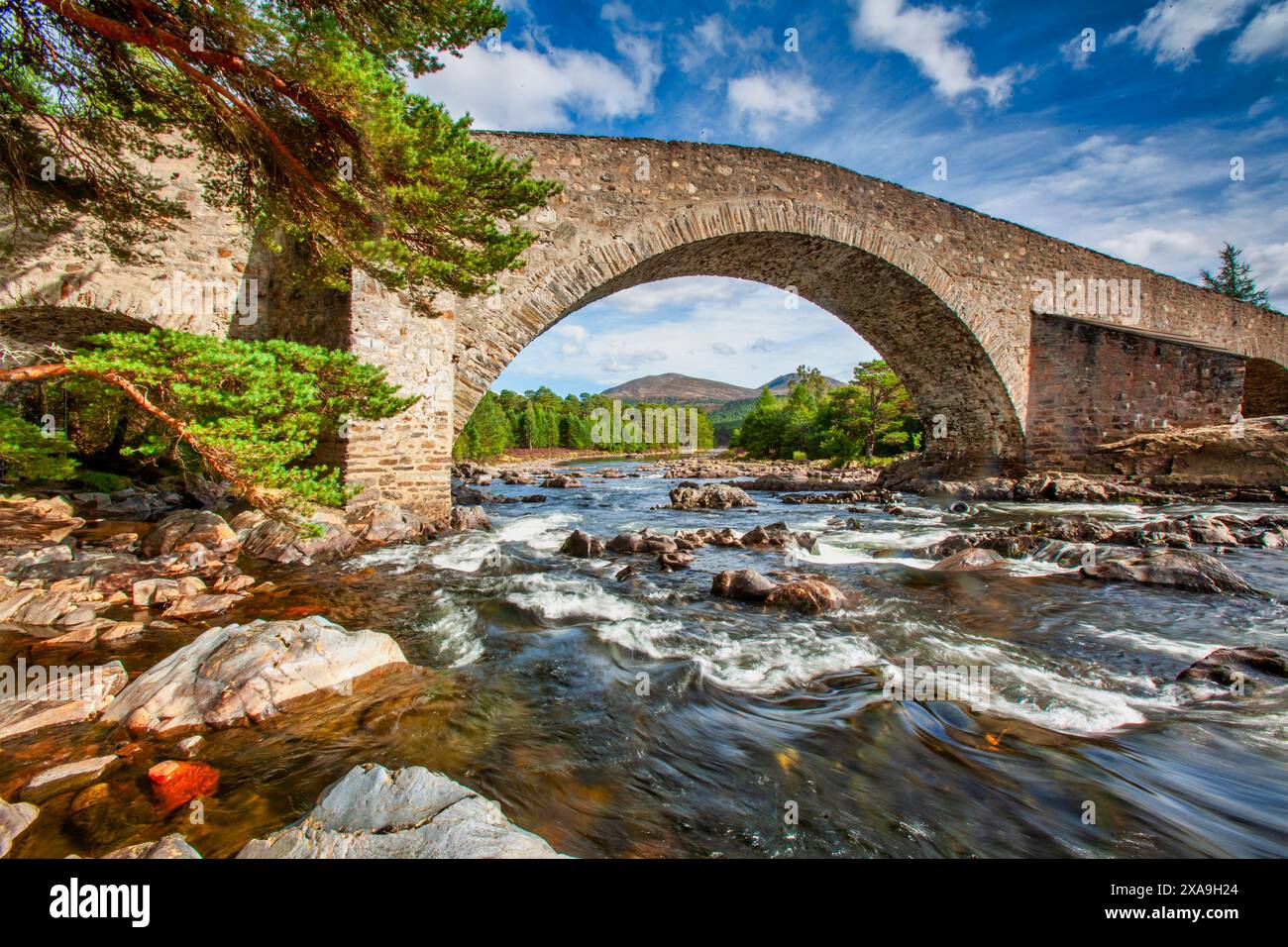 Royal deeside bridge hi-res stock photography and images - Alamy