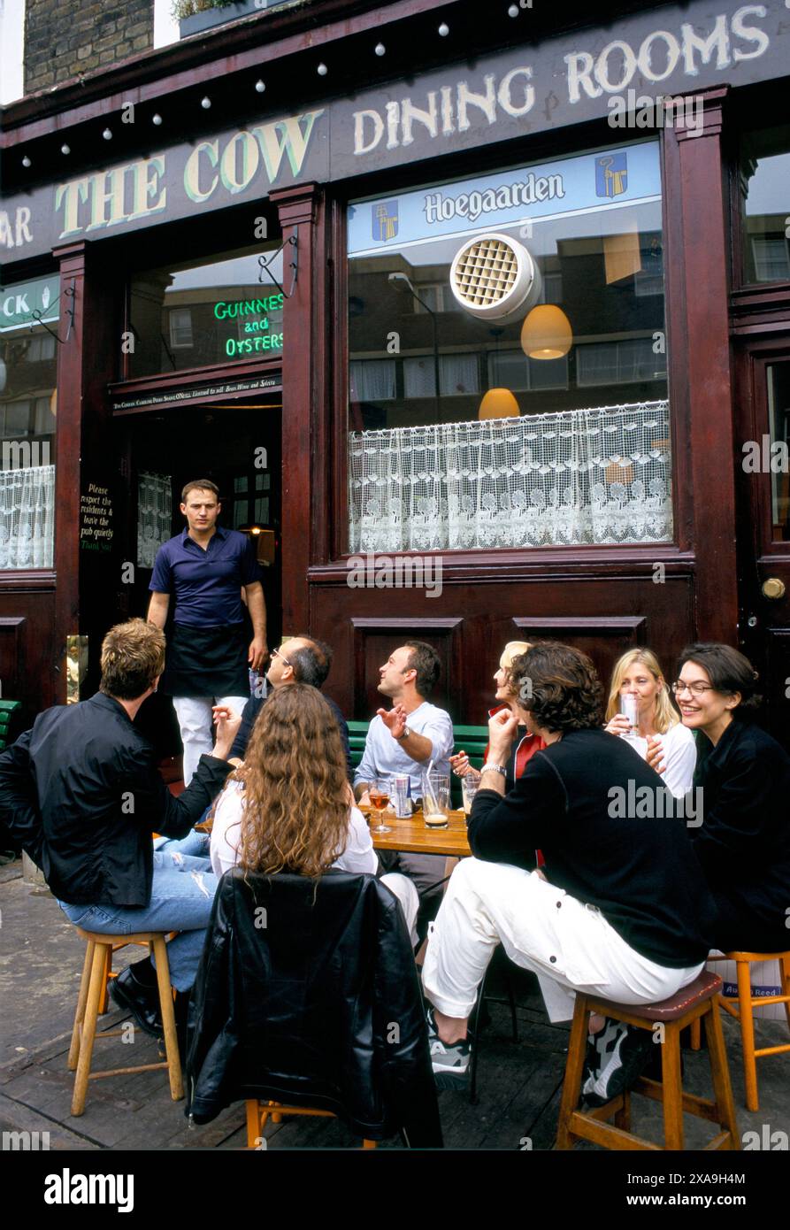 The cow pub in notting hill hi-res stock photography and images - Alamy