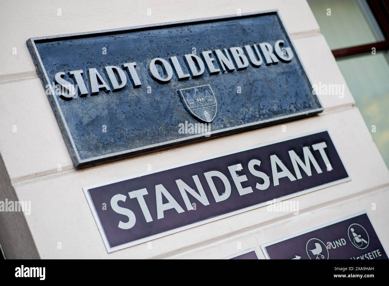 Oldenburg, Germany. 29th May, 2024. A sign with the words "Standesamt ...