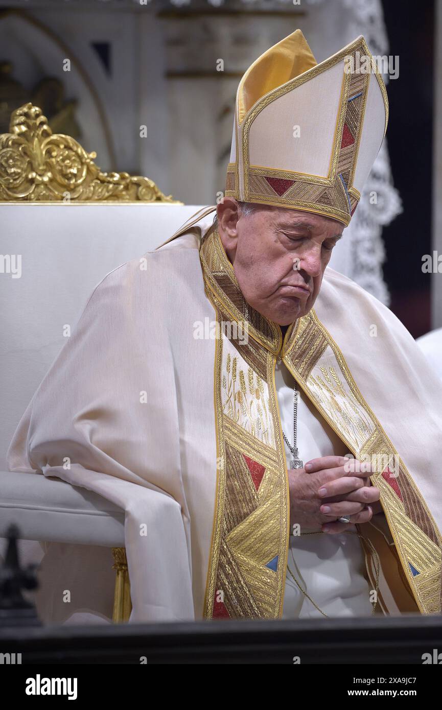 Pope Francis during a Corpus Domini procession between the basilicas ...