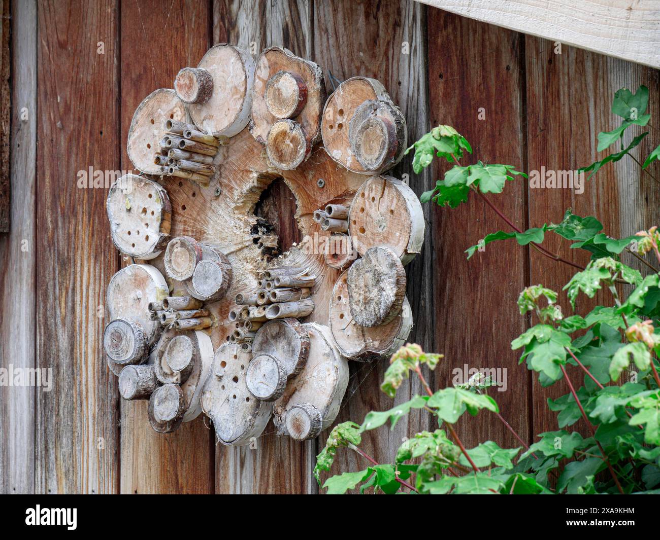 Bug hotels hi-res stock photography and images - Alamy